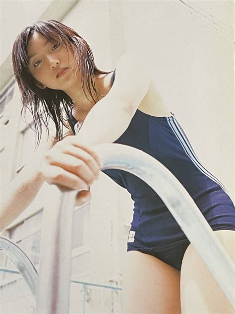 Yahoo オークション お宝 吉木りさ ハイレグ競泳水着グラビア 8p