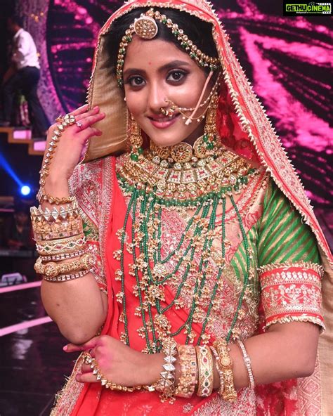 Ulka Gupta Wiki Biography Age Gallery Spouse And More