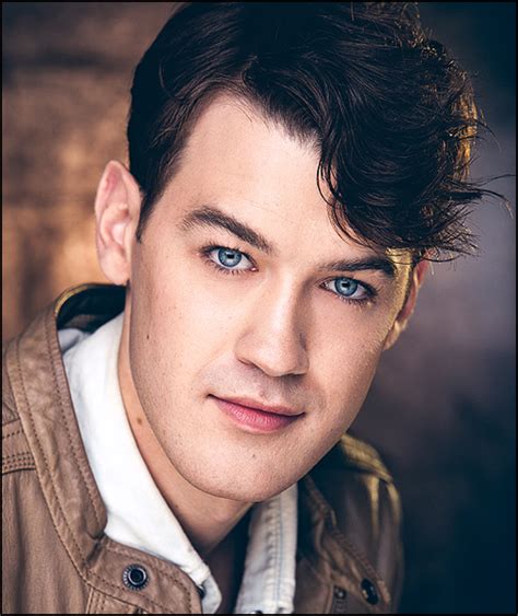 Njujorčanin Elis Osvalt Autor Knjige O Tesli Najavljuje Turneju Po Srbiji Ozonpress