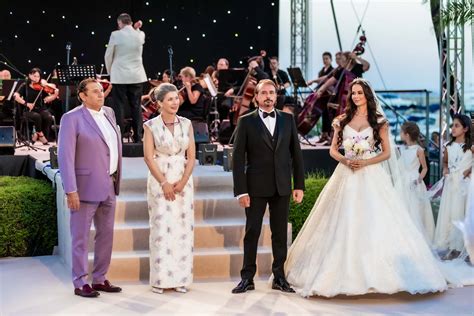 Динко и Даниела Диневи танцуваха танго на сватбата си Много снимки от церемонията