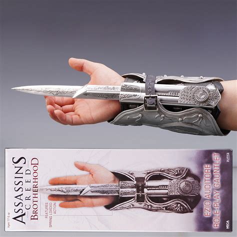 Assassins Creed Brotherhood Cosplay 11 Hidden Blade Ezio Auditore Da