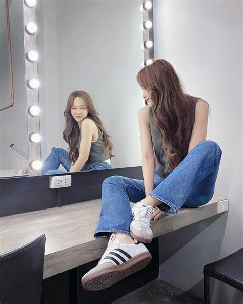 เป้ย ปานวาด กับแฟชั่นแสนเก๋ มาในลุคเท่ แต่แหวก แม่แซ่บและขาวมาก