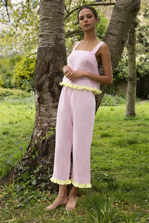 Dora Larsen Vicky Chadeyron