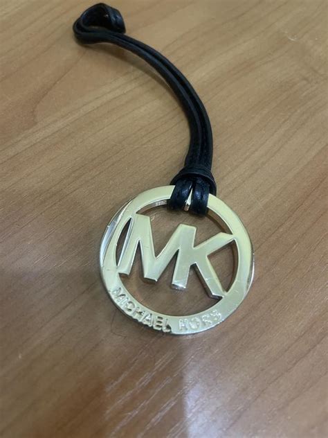 Брелок підвіска Michael Kors — ціна 280 грн у каталозі Підвіски Купити аксесуари за доступною