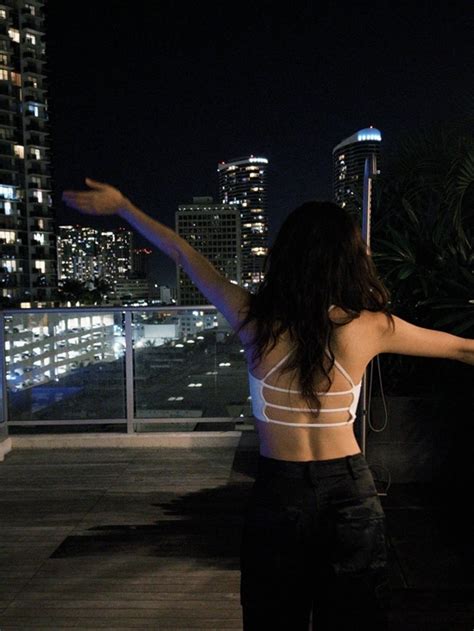 이선빈 한줌허리 기립근 과감 노출 ♥이광수 또 반할 섹시미 헤럴드 Pop