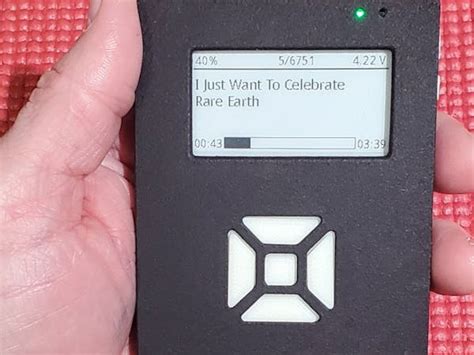 Del Hatchs Epipod Offers A Raspberry Pi Zero 2 W Powered Epaper Take On Apples Classic Ipod