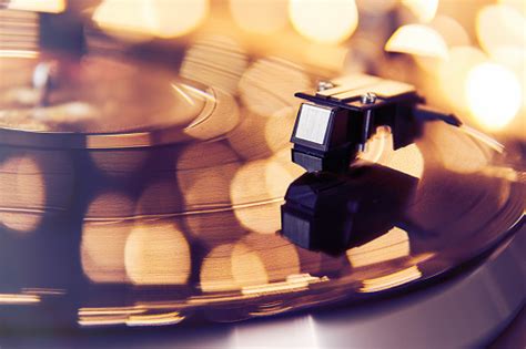 턴테이블 비닐 레코드 플레이어 디스크 자키에 대 한 복고풍 오디오 장비 Dj가 재생 음악을 혼합 하는 사운드 기술 블랙 비닐 레코드 빈티지 비닐 레코드 플레이어 0명에 대한