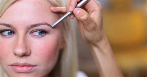 How To Properly Shape Your Eyebrows Ogle Babe