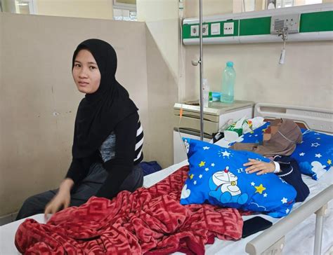 Demi Kakak Nurhelmi Rela Tunda Kuliah Dampingi Di Rumah Singgah Bflf