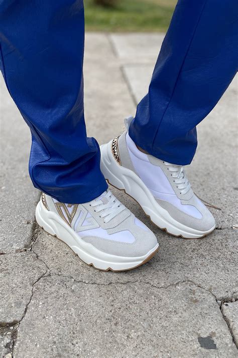 ΠΑΠΟΥΤΣΙΑ ΑΘΛΗΤΙΚΑ ΜΕ ΧΡΥΣΕΣ ΛΕΠΤΟΜΕΡΕΙΕΣ Camorra Gr