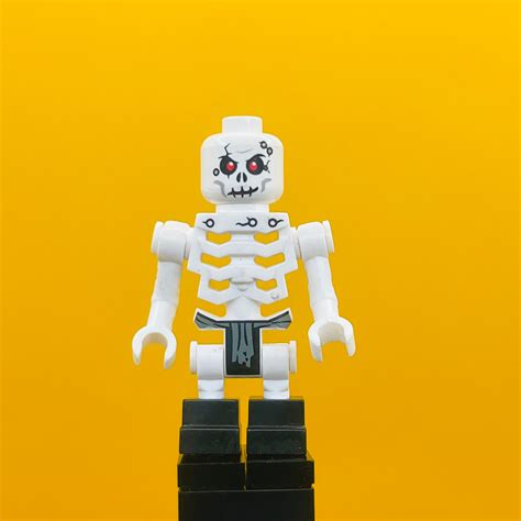 Lego Ninjago Minifigure Chopov Slulkin Vertical Grip Hands Njo020