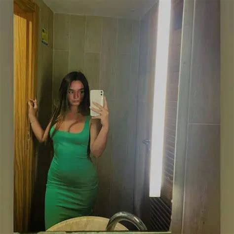 Tiny Tight Teen Scrolller