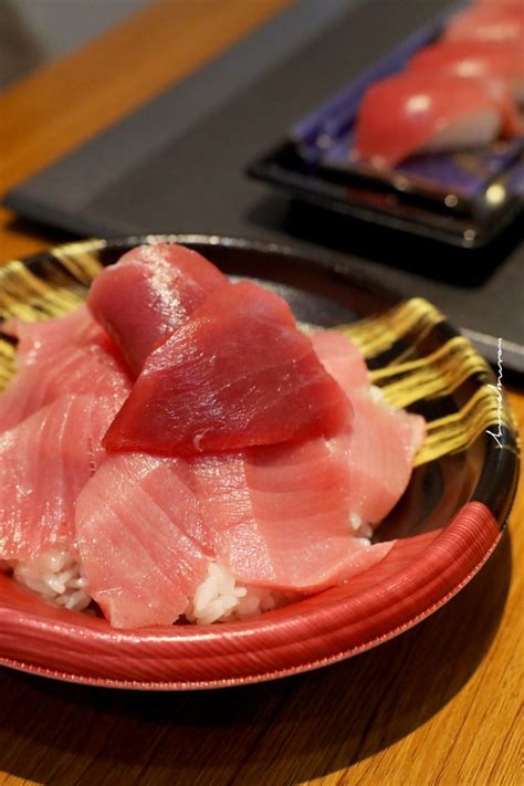 23년 오사카 구로몬 시장에서 참치 플렉스 아침 먹기 구로몬 시장 맛집 마구로야 쿠로긴 오픈런 실패 구로몬 시장 마구로노 엔도키 오사카 구로몬시장