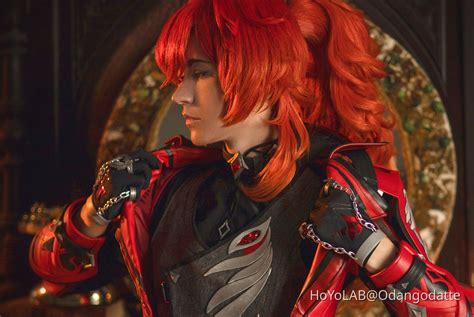 Aha... This outfit reminds me of different times [Diluc cosplay ...