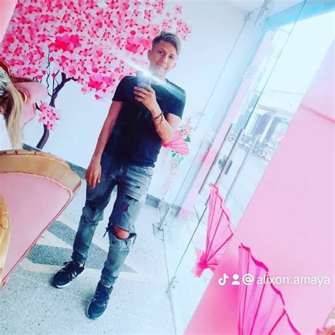 Alixonamaya Alixonamaya • Threads Say More