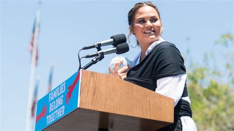 Chrissy Teigens Dad Had The Most Dad Like Response To John Legends