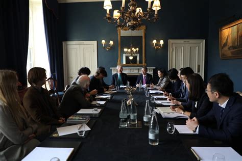Chinese Ambassador Visits Cambridge Strengthening Educational