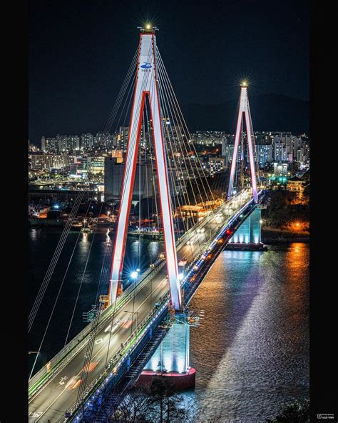 오승현 여수의 밤 🌉 예전 여행 사진을 보다가 오랜만에 출사만을 위한 여행 📸 일주일간 감기로 고생했는데 그냥 쉴까하다 모처럼만에 시간이 나서 즉흥적으로 떠나본