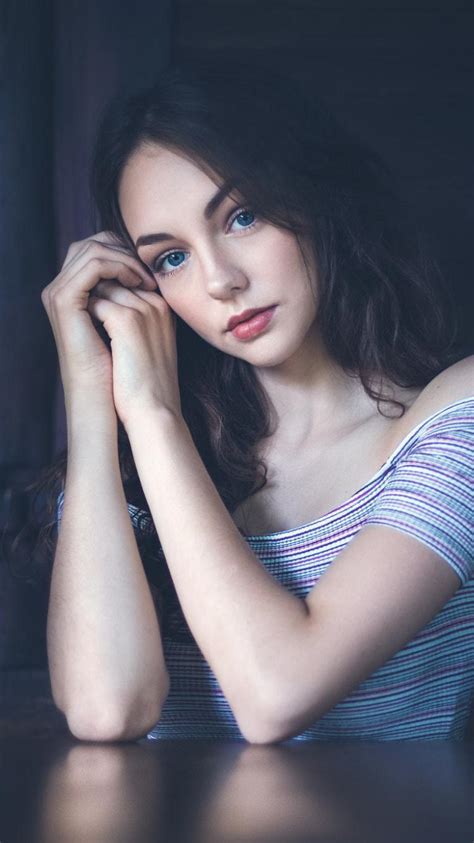 Beautiful Girl Iphone Wallpapers Wallpaper Cave