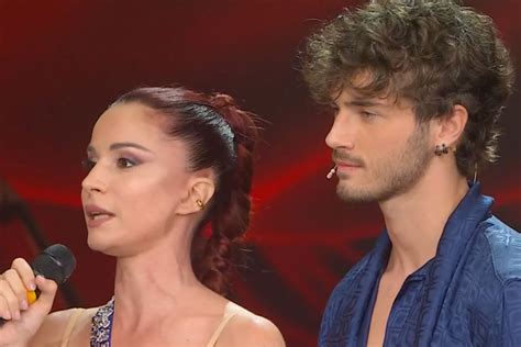Andrea Delogu E Nikita Perotti Stanno Insieme Pizzicati In Complicità Non So Che Cosa Saremo