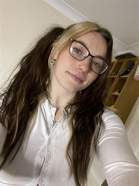 Trying To Embrace My Freckles More What Do You Think R Freckledgirls