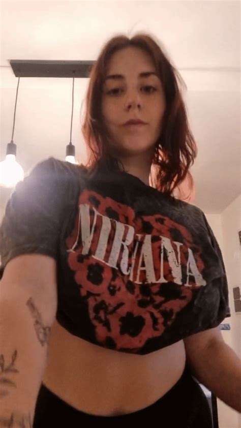 A Goodnight Kiss For You 😘 Rsfwnextdoorgirls