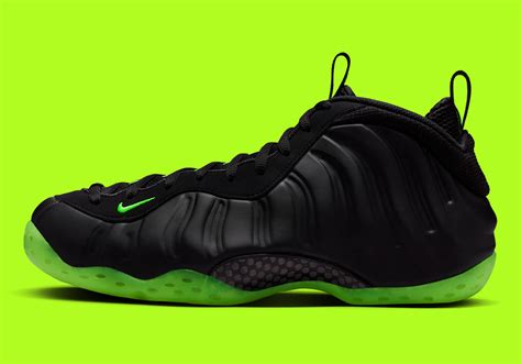 Nike Air Foamposite One Black Volt Hf2902 001