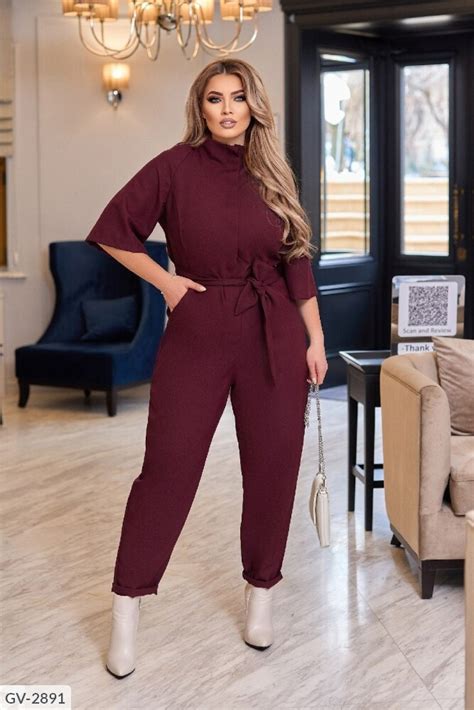 Купити Костюм жіночий брючний діловий на осінь з блузкою з костюмки в