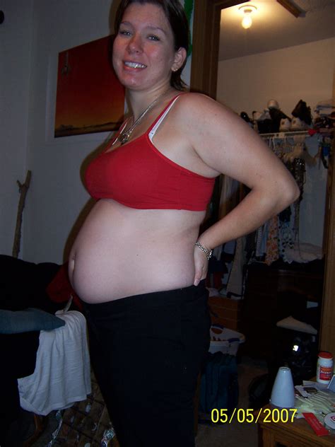 28 Weeks Pregnant The Maternity Gallery