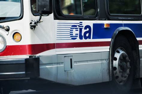 Cta Bezpłatnie Dowiezie Mieszkańców Chicago Do Domu Po Sylwestrowych