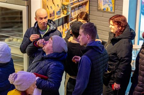 Samliku Pekker Lõi Käed Lihameistritega