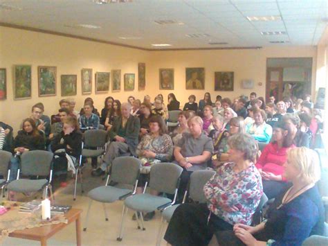 Valdemārpils Bibliotēkā Viesojas Rakstniece Andra Manfelde Talsu