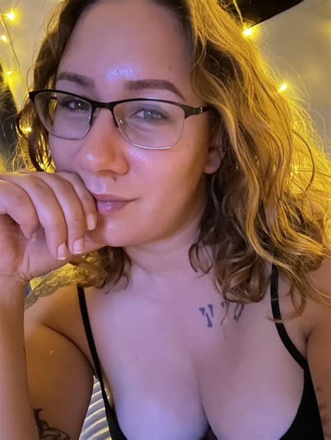 Ultra Rare Makeup Free Bedtime Selfie 32 R Selfie