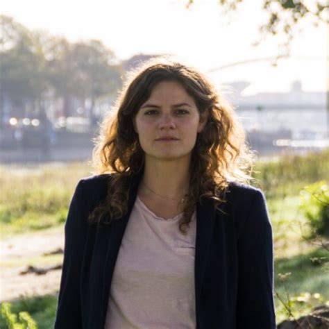 Emma Hendriks Medewerker Behandelen En Ontwikkelen Bij Immigratie En