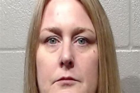 Mediaonline Guru Perempuan Ini Ditangkap Karena Bercinta Kali Dengan Mantan Pacar Putrinya