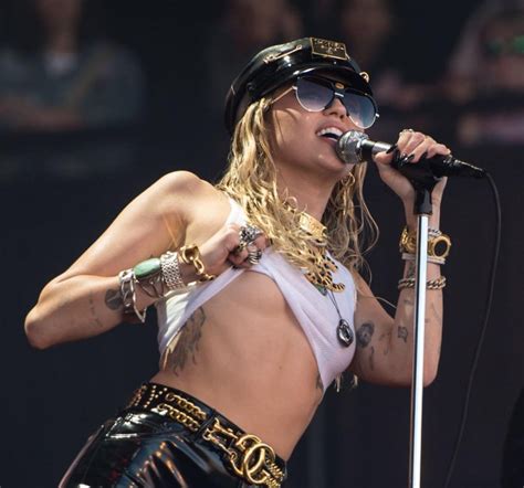 Miley Cyrus Nip Slip Of The Day DrunkenStepFather Com