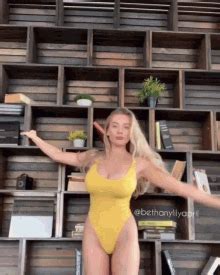 Blondes With Big Breasts S Tenor