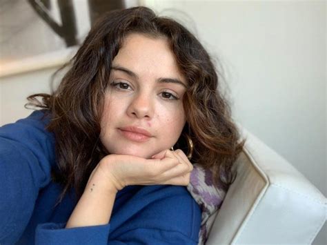 Selena Gomez Shares Unfiltered Photos Gets Online Support