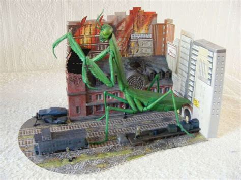 Gigantics Colossal Mantis Diorama Model Kit