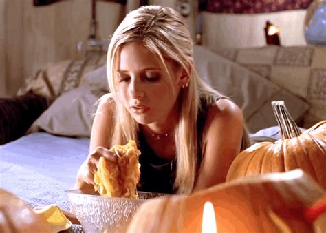 Smoking Cowboys Sarah Michelle Gellar As Buffy Summers In Season 4