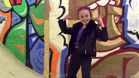 Meet Lola The Skater With A Secret Weapon Bbc Newsround