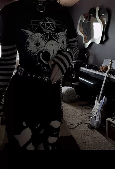 A Kiss Goodbye Your Twisted Shell As Rice Grains And Roses Fall At Your Feet Well Say