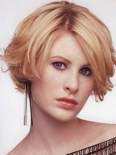 Short Haircuts For Thick Hair Women