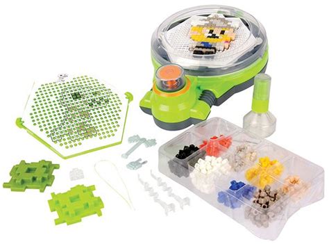 Create Pixelated Worlds With Water Activated Cubes