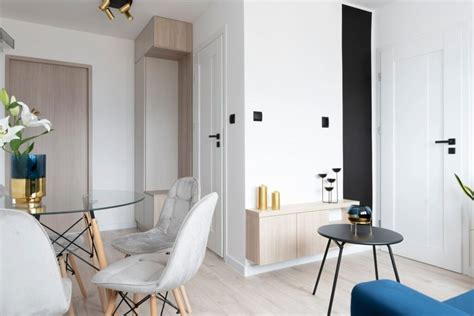 Professional Tips For Cleaning A Yellowed White Door