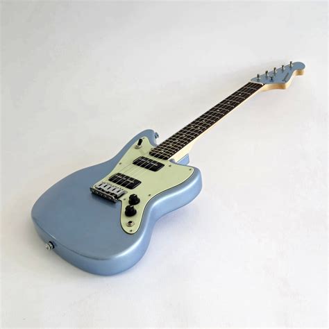 Baritone Thinline Electric Ukulele