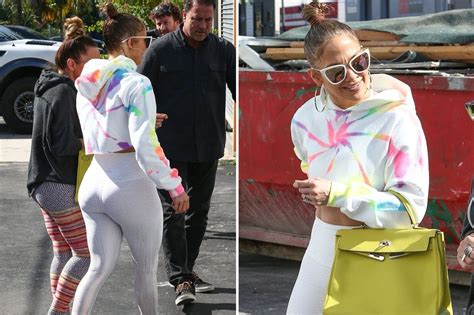 Jennifer Lopez Shows Off Incredible Curves In Skin Tight Workout Gear