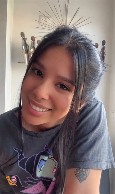 Pretty Hispanic Girl Selfies