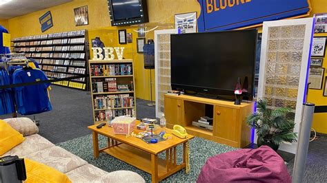 Blockbuster Pokes Fun At Netflix Over Password Sharing Crackdown Fox
