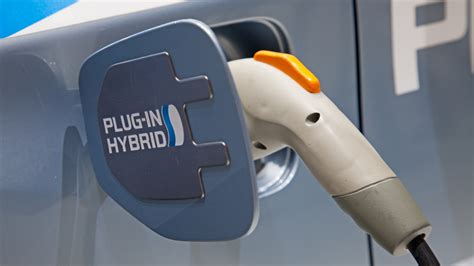 Toyota Starts Public Road Trials Using Solar Batteries On Evs Nta Org